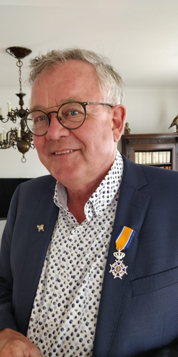 Historische Kring Huessen - Jan Zweers krijgt lintje